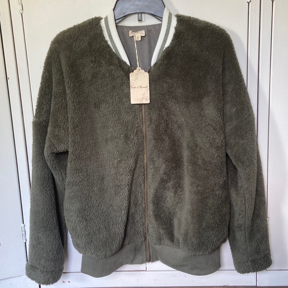 Hem & Thread | Jackets & Coats | Hem Thread Nwt Fuzzy Bomber Jacket ...